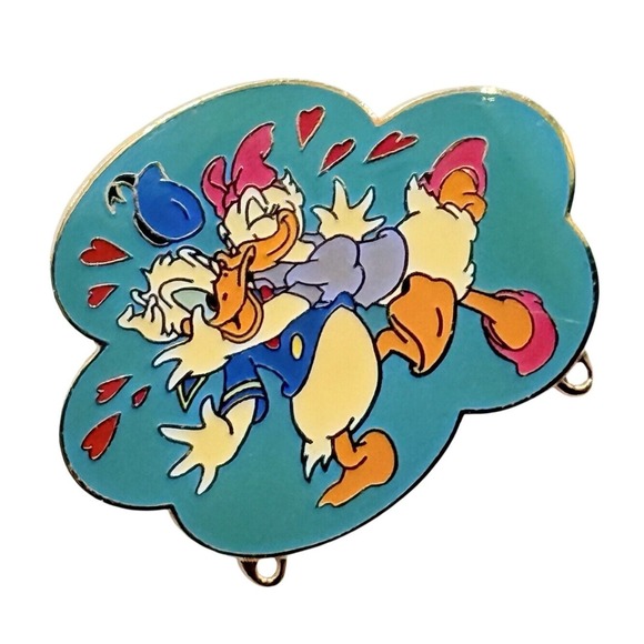 Disney | Accessories | Disney Donald Daisy Duck Le 500 Pin Couple Hug ...